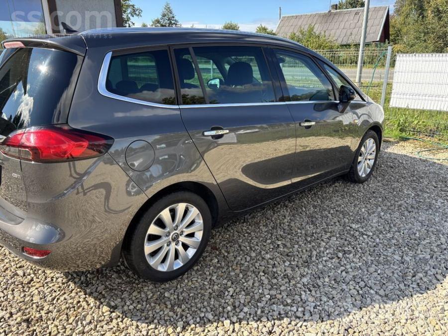 Brown Opel Zafira 2012 in Rezekne, with an engine capacity of 2.00 L and mileage of 255 thousand km for 5650 €, photo 17 on AUTOMOTO.COM.LV