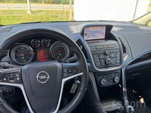 Brown Opel Zafira 2012 in Rezekne, with an engine capacity of 2.00 L and mileage of 255 thousand km for 5650 €, photo 25 on AUTOMOTO.COM.LV