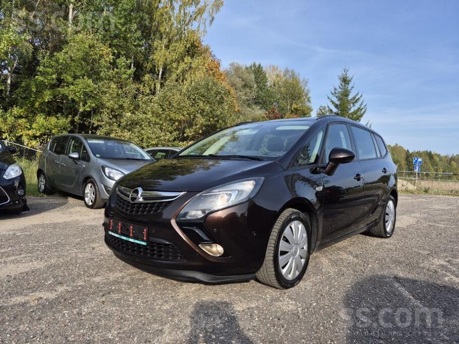 Brown Opel Zafira 2012 in Cesis, with an engine capacity of 2.00 L and mileage of 290 thousand km for 5500 €, photo 1 on AUTOMOTO.COM.LV