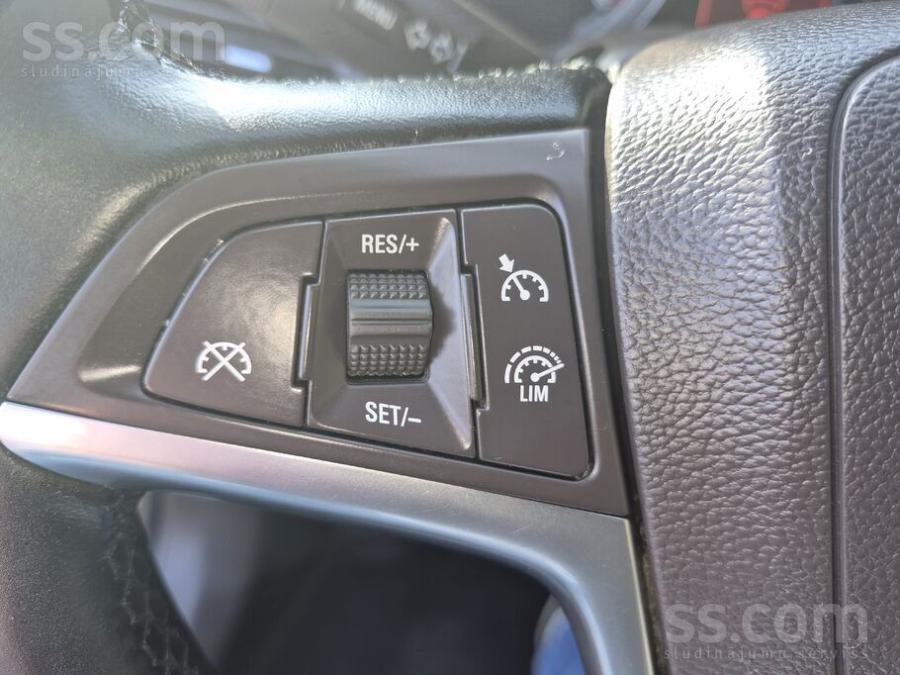 Brown Opel Zafira 2012 in Cesis, with an engine capacity of 2.00 L and mileage of 290 thousand km for 5500 €, photo 11 on AUTOMOTO.COM.LV