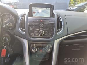 Brown Opel Zafira 2012 in Cesis, with an engine capacity of 2.00 L and mileage of 290 thousand km for 5500 €, photo 12 on AUTOMOTO.COM.LV
