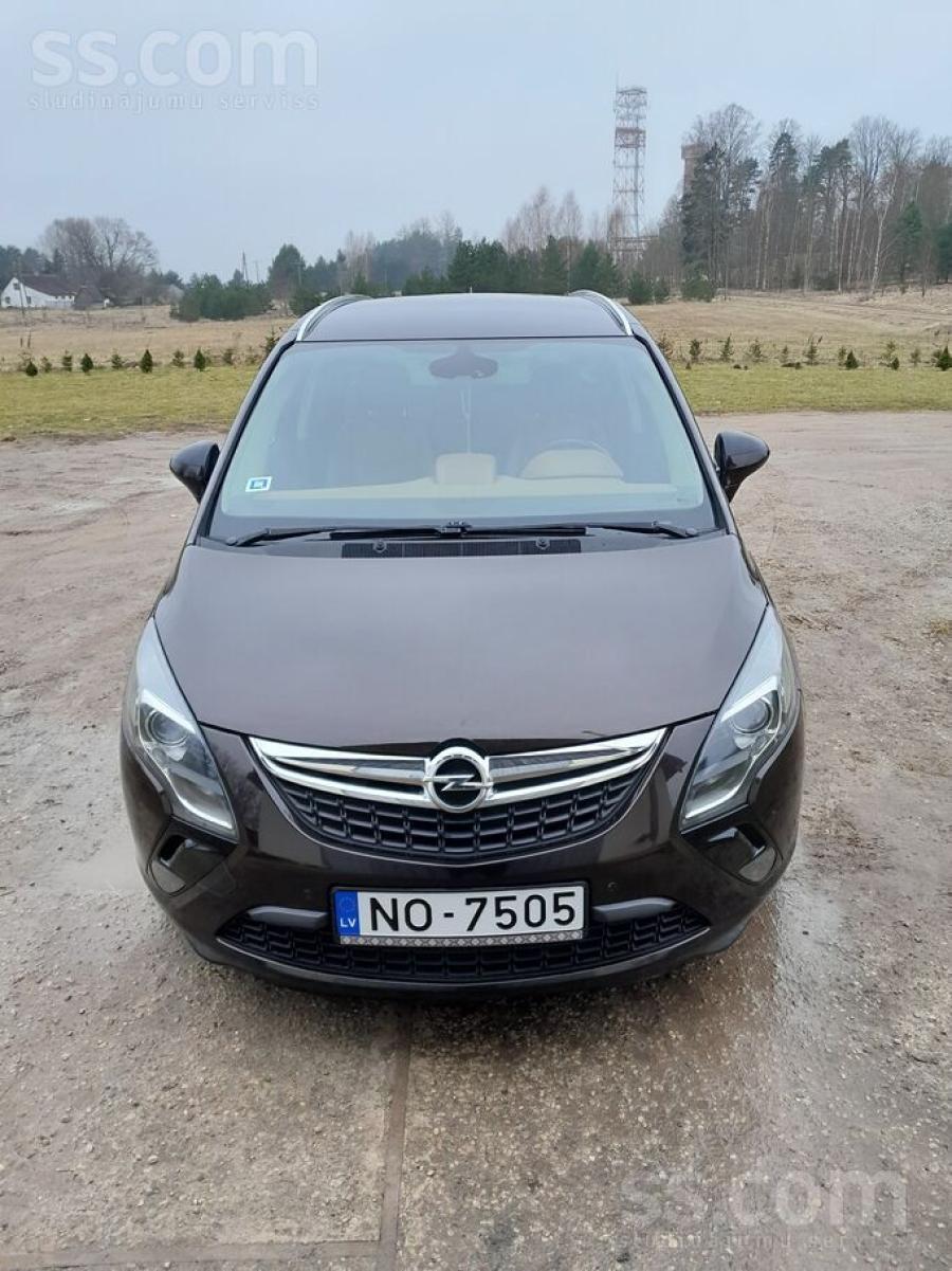 Brown Opel Zafira 2013 in Talsi, with an engine capacity of 2.00 L and mileage of 0 thousand km for 5000 €, photo 1 on AUTOMOTO.COM.LV