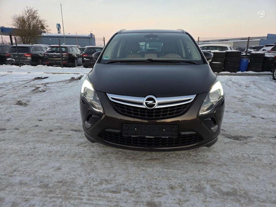 Brūns Opel Zafira 2013 Marijampole, ar dzinēja tilpumu 1.96 L un nobraukumu 216 tūkst. km par 6450 €, foto 1 vietnē AUTOMOTO.COM.LV