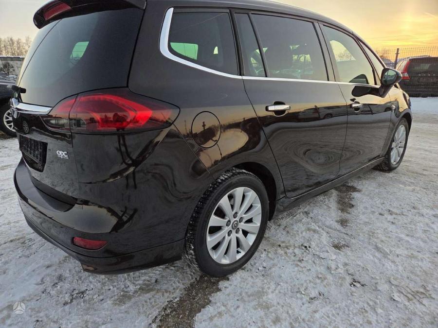 Brūns Opel Zafira 2013 Marijampole, ar dzinēja tilpumu 1.96 L un nobraukumu 216 tūkst. km par 6450 €, foto 4 vietnē AUTOMOTO.COM.LV