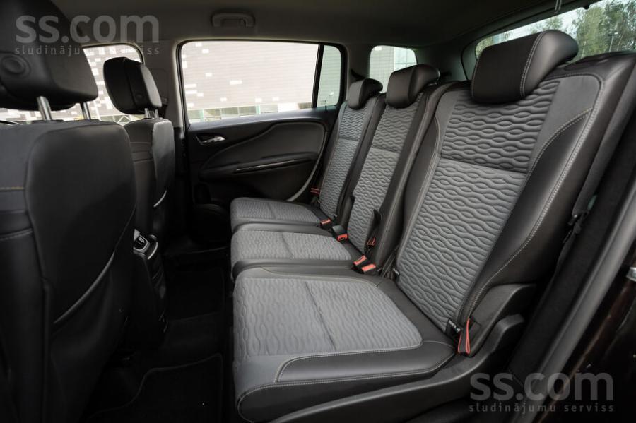Brown Opel Zafira 2013 in Jelgava, with an engine capacity of 1.60 L and mileage of 0 thousand km for 6990 €, photo 19 on AUTOMOTO.COM.LV