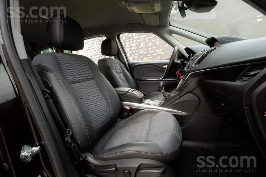 Brown Opel Zafira 2013 in Jelgava, with an engine capacity of 1.60 L and mileage of 0 thousand km for 6990 €, photo 21 on AUTOMOTO.COM.LV