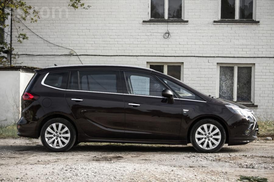 Brūns Opel Zafira 2013 Tukums, ar dzinēja tilpumu 2.00 L un nobraukumu 0 tūkst. km par 6999 €, foto 3 vietnē AUTOMOTO.COM.LV