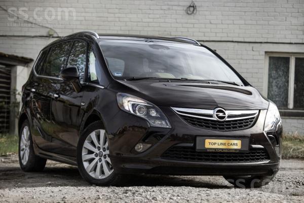 Brown Opel Zafira 2013 in Tukums, with an engine capacity of 2.00 L and mileage of 0 thousand km for 6999 €, photo 1 on AUTOMOTO.COM.LV