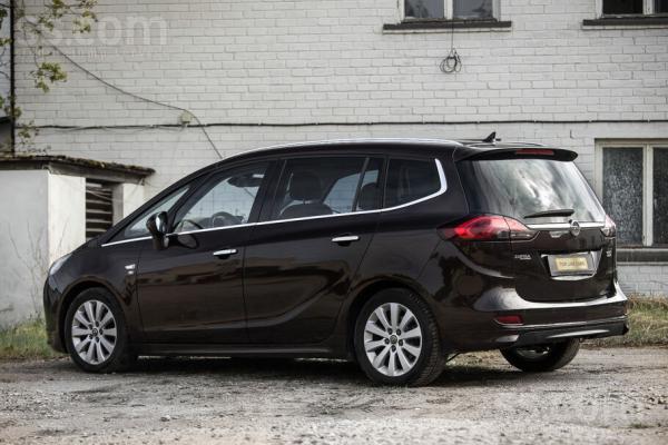 Brown Opel Zafira 2013 in Tukums, with an engine capacity of 2.00 L and mileage of 0 thousand km for 6999 €, photo 6 on AUTOMOTO.COM.LV