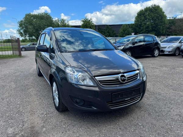 Brown Opel Zafira 2013 in Jurbarkas, with an engine capacity of 1.70 L and mileage of 246 thousand km for 3550 €, photo 3 on AUTOMOTO.COM.LV