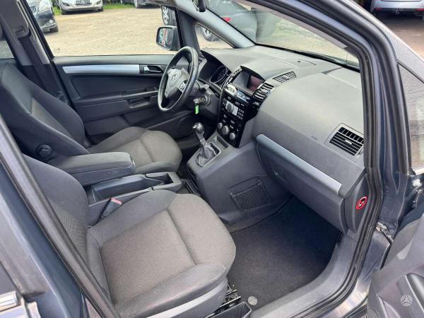 Brown Opel Zafira 2013 in Jurbarkas, with an engine capacity of 1.70 L and mileage of 246 thousand km for 3550 €, photo 10 on AUTOMOTO.COM.LV