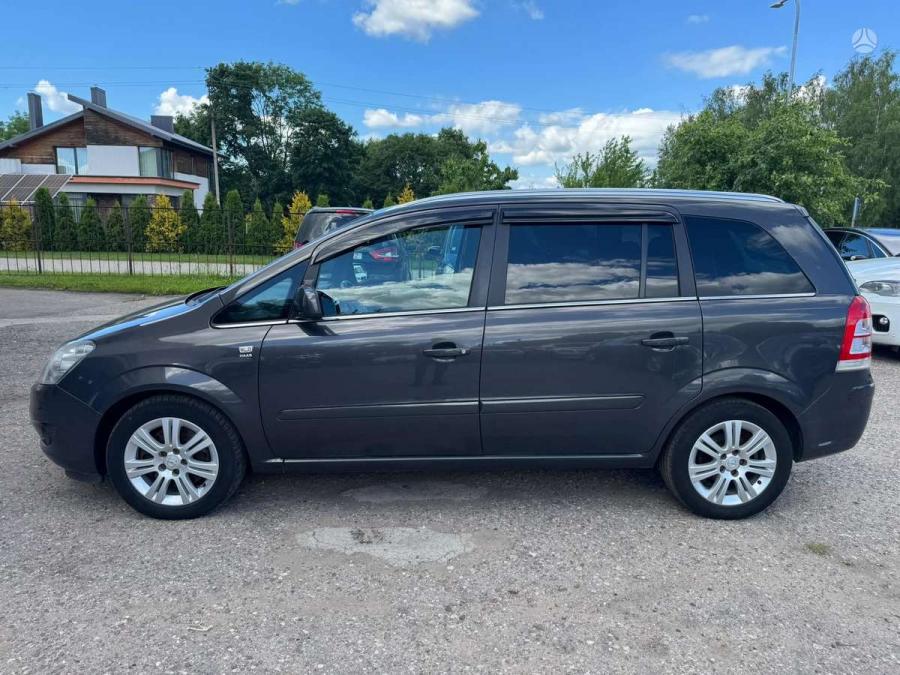 Brūns Opel Zafira 2013 Jurbarkas, ar dzinēja tilpumu 1.70 L un nobraukumu 246 tūkst. km par 3550 €, foto 1 vietnē AUTOMOTO.COM.LV