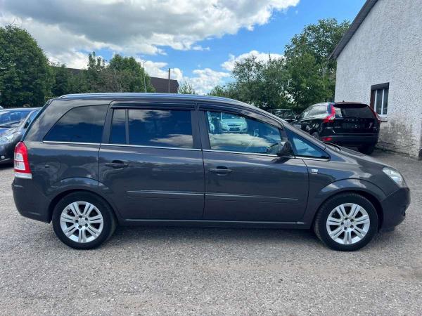 Brūns Opel Zafira 2013 Jurbarkas, ar dzinēja tilpumu 1.70 L un nobraukumu 246 tūkst. km par 3550 €, foto 4 vietnē AUTOMOTO.COM.LV