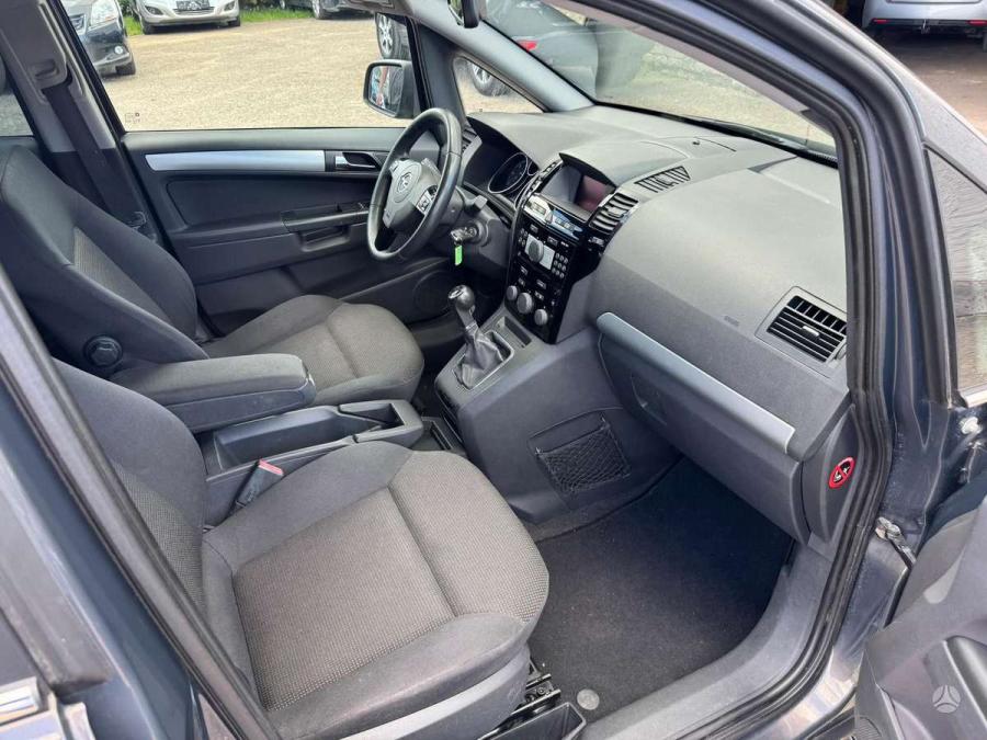 Brūns Opel Zafira 2013 Jurbarkas, ar dzinēja tilpumu 1.70 L un nobraukumu 246 tūkst. km par 3550 €, foto 11 vietnē AUTOMOTO.COM.LV