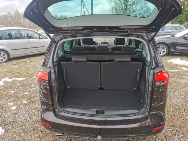 Brown Opel Zafira 2013 in Kuldiga, with an engine capacity of 2.00 L and mileage of 234 thousand km for 7490 €, photo 8 on AUTOMOTO.COM.LV