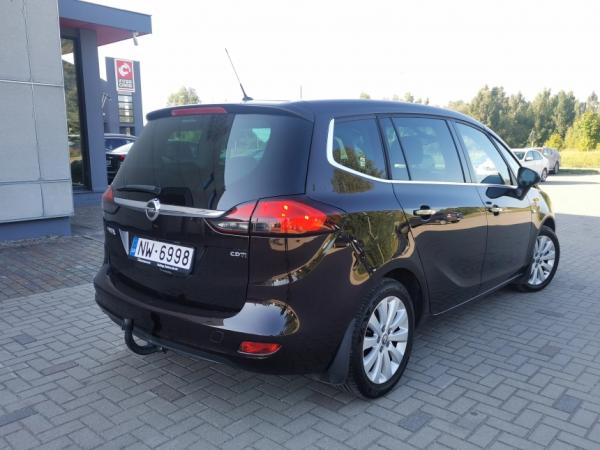 Brown Opel Zafira 2013 in Riga, with an engine capacity of 2.00 L and mileage of 242 thousand km for 6850 €, photo 2 on AUTOMOTO.COM.LV