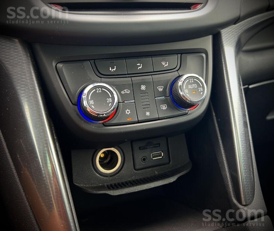 Brūns Opel Zafira 2013 Tukums, ar dzinēja tilpumu 2.00 L un nobraukumu 147 tūkst. km par 6900 €, foto 11 vietnē AUTOMOTO.COM.LV