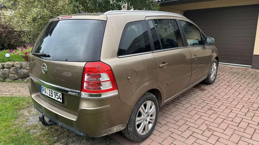 Brūns Opel Zafira 2013 Viļņa, ar dzinēja tilpumu 1.91 L un nobraukumu 300 tūkst. km par 2950 €, foto 4 vietnē AUTOMOTO.COM.LV