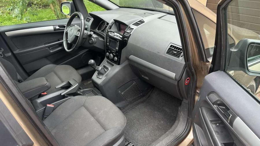 Brūns Opel Zafira 2013 Viļņa, ar dzinēja tilpumu 1.91 L un nobraukumu 300 tūkst. km par 2950 €, foto 7 vietnē AUTOMOTO.COM.LV