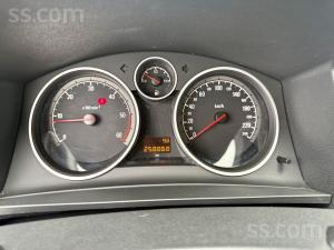 Brown Opel Zafira 2014 in Riga, with an engine capacity of 1.70 L and mileage of 0 thousand km for 3750 €, photo 14 on AUTOMOTO.COM.LV