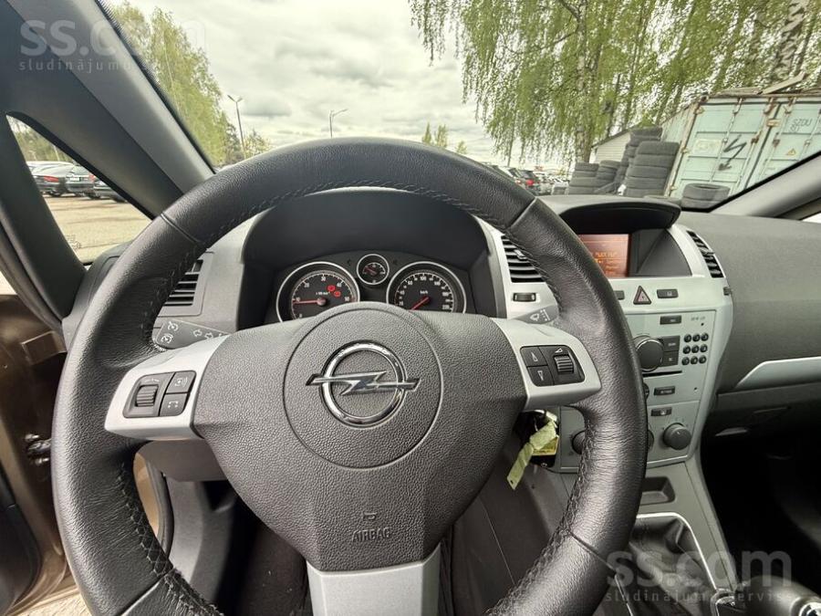 Brown Opel Zafira 2014 in Riga, with an engine capacity of 1.70 L and mileage of 0 thousand km for 3750 €, photo 17 on AUTOMOTO.COM.LV
