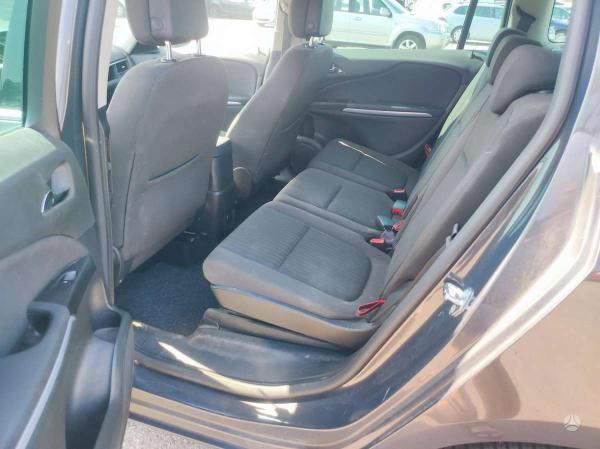 Brūns Opel Zafira 2014 Marijampole, ar dzinēja tilpumu 1.40 L un nobraukumu 257 tūkst. km par 4650 €, foto 6 vietnē AUTOMOTO.COM.LV