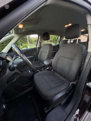 Brown Opel Zafira 2017 in Plunge, with an engine capacity of 1.60 L and mileage of 181 thousand km for 6900 €, photo 8 on AUTOMOTO.COM.LV