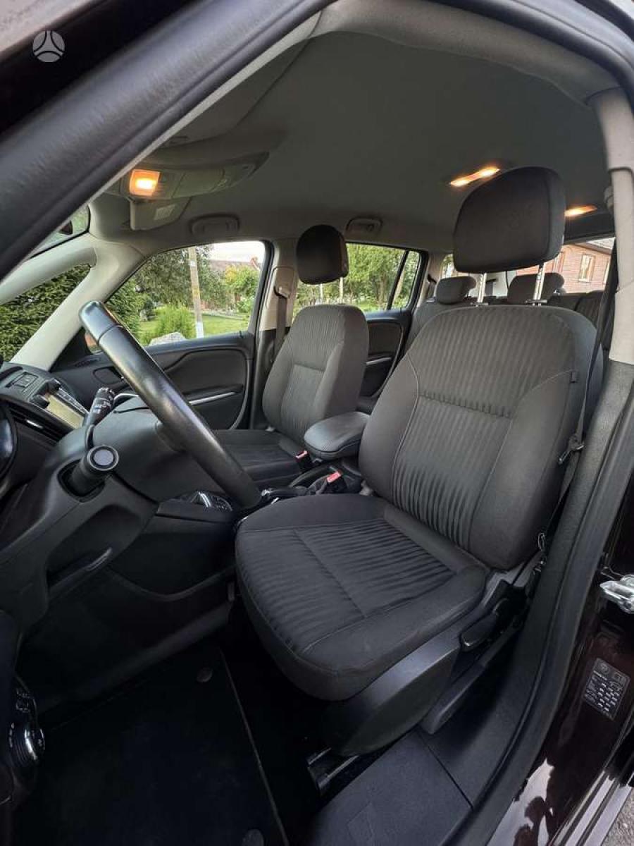 Brown Opel Zafira 2017 in Plunge, with an engine capacity of 1.60 L and mileage of 181 thousand km for 6900 €, photo 8 on AUTOMOTO.COM.LV