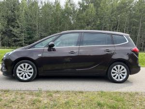 Brown Opel Zafira 2017 in Plunge, with an engine capacity of 1.96 L and mileage of 239 thousand km for 6200 €, photo 7 on AUTOMOTO.COM.LV