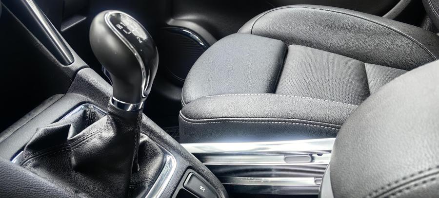 Brūns Opel Zafira 2017 Rīga, ar dzinēja tilpumu 1.60 L un nobraukumu 203 tūkst. km par 6500 €, foto 24 vietnē AUTOMOTO.COM.LV