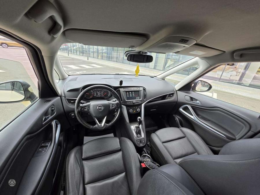 Brown Opel Zafira 2019 in Kaunas, with an engine capacity of 1.96 L and mileage of 277 thousand km for 6650 €, photo 6 on AUTOMOTO.COM.LV
