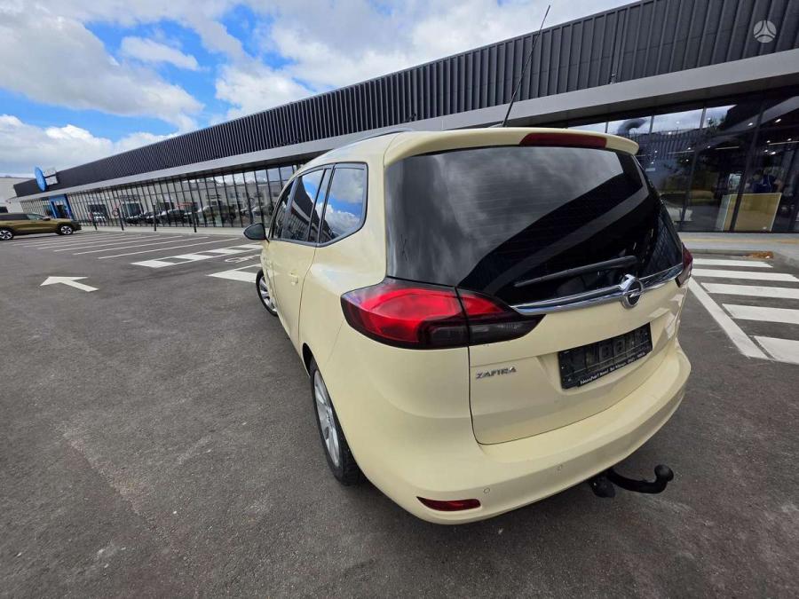 Brown Opel Zafira 2019 in Kaunas, with an engine capacity of 1.96 L and mileage of 277 thousand km for 6650 €, photo 21 on AUTOMOTO.COM.LV