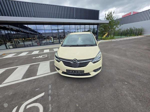 Brown Opel Zafira 2019 in Kaunas, with an engine capacity of 1.96 L and mileage of 280 thousand km for 5999 €, photo 10 on AUTOMOTO.COM.LV