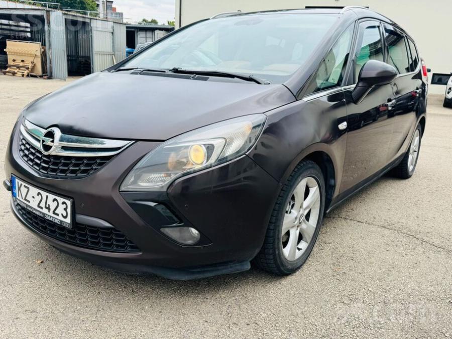 Brown Opel Zafira 2012 in Riga, with an engine capacity of 1.90 L and mileage of 0 thousand km for 3950 €, photo 1 on AUTOMOTO.COM.LV