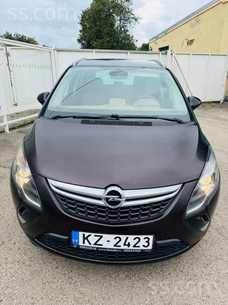 Brown Opel Zafira 2012 in Riga, with an engine capacity of 1.90 L and mileage of 0 thousand km for 3950 €, photo 4 on AUTOMOTO.COM.LV