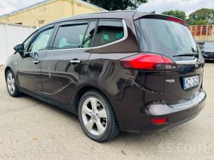Brown Opel Zafira 2012 in Riga, with an engine capacity of 1.90 L and mileage of 0 thousand km for 3950 €, photo 6 on AUTOMOTO.COM.LV