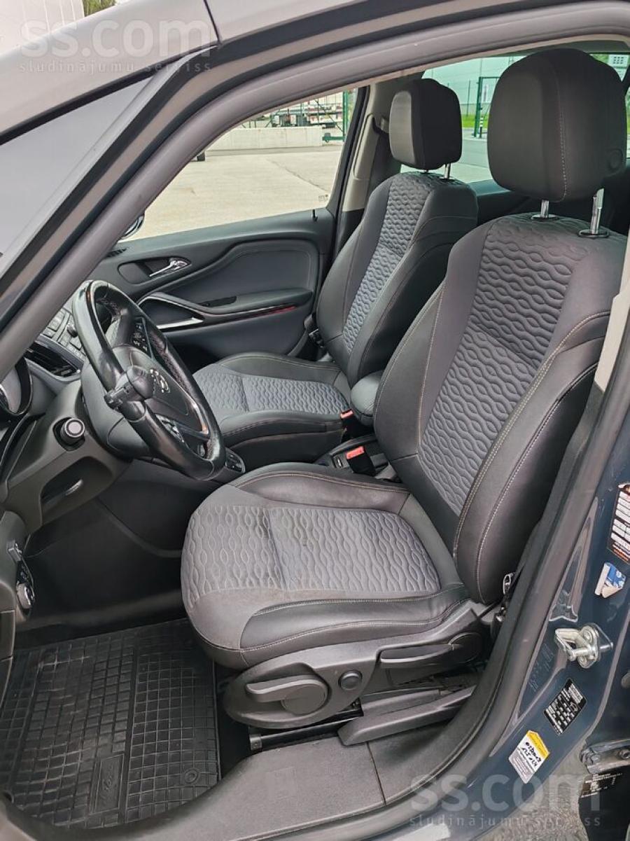 Brown Opel Zafira 2013 in Riga, with an engine capacity of 1.60 L and mileage of 208 thousand km for 6500 €, photo 7 on AUTOMOTO.COM.LV