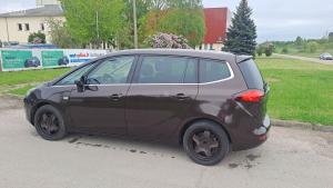 Brown Opel Zafira 2015 in Vilnius, with an engine capacity of 2.00 L and mileage of 237 thousand km for 5500 €, photo 8 on AUTOMOTO.COM.LV