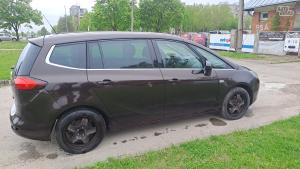 Brown Opel Zafira 2015 in Vilnius, with an engine capacity of 2.00 L and mileage of 237 thousand km for 5500 €, photo 11 on AUTOMOTO.COM.LV