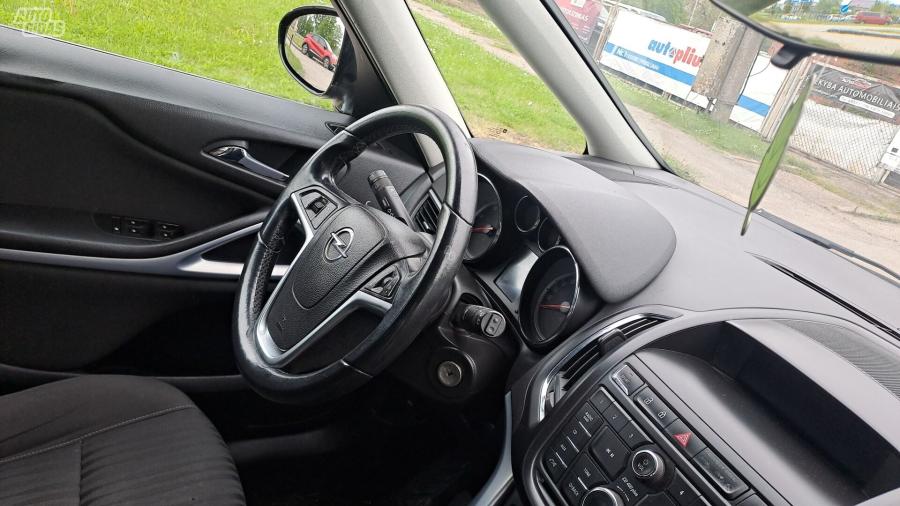 Brown Opel Zafira 2015 in Vilnius, with an engine capacity of 2.00 L and mileage of 237 thousand km for 5500 €, photo 15 on AUTOMOTO.COM.LV
