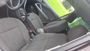 Brown Opel Zafira 2015 in Vilnius, with an engine capacity of 2.00 L and mileage of 237 thousand km for 5500 €, photo 20 on AUTOMOTO.COM.LV