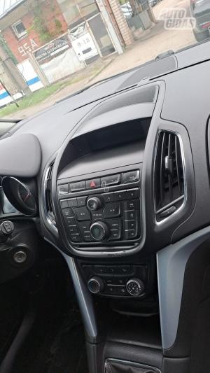 Brown Opel Zafira 2015 in Vilnius, with an engine capacity of 2.00 L and mileage of 237 thousand km for 5500 €, photo 25 on AUTOMOTO.COM.LV