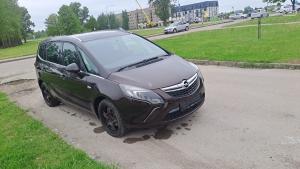 Brown Opel Zafira 2015 in Vilnius, with an engine capacity of 2.00 L and mileage of 237 thousand km for 5500 €, photo 6 on AUTOMOTO.COM.LV