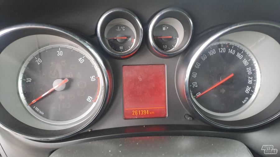 Brown Opel Zafira 2015 in Vilnius, with an engine capacity of 2.00 L and mileage of 237 thousand km for 5500 €, photo 18 on AUTOMOTO.COM.LV