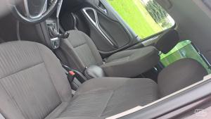 Brown Opel Zafira 2015 in Vilnius, with an engine capacity of 2.00 L and mileage of 237 thousand km for 5500 €, photo 20 on AUTOMOTO.COM.LV