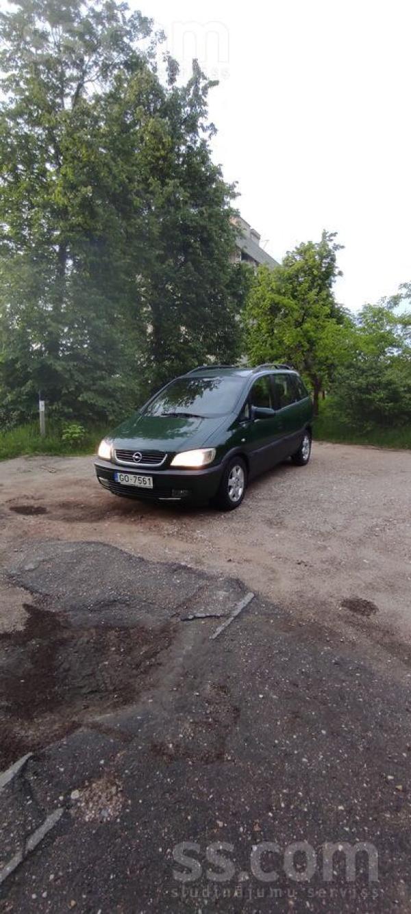 Green Opel Zafira 1999 in Daugavpils, with an engine capacity of 1.60 L and mileage of 340 thousand km for 800 €, photo 1 on AUTOMOTO.COM.LV