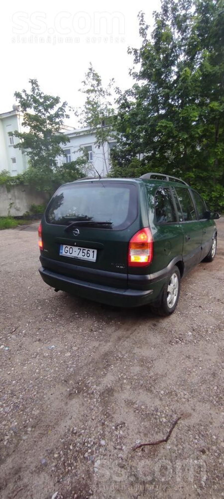 Green Opel Zafira 1999 in Daugavpils, with an engine capacity of 1.60 L and mileage of 340 thousand km for 800 €, photo 3 on AUTOMOTO.COM.LV