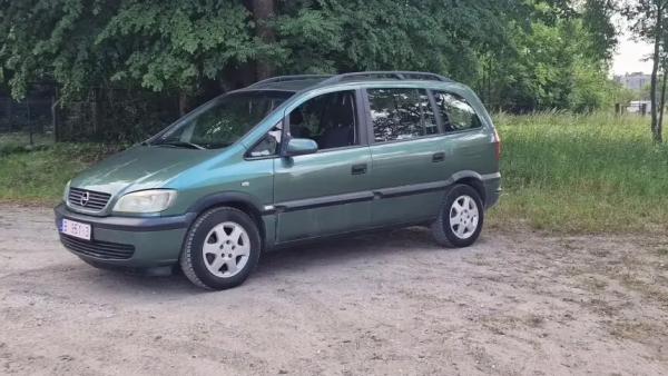 Green Opel Zafira 1999 in Grobiņa, with an engine capacity of 1.60 L and mileage of 392 thousand km for 800 €, photo 3 on AUTOMOTO.COM.LV