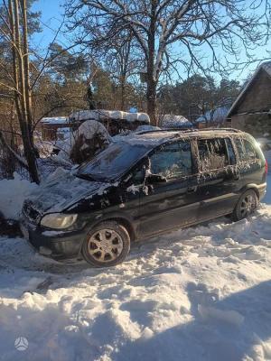 Green Opel Zafira 2001 in Ukmerge, with an engine capacity of 2.00 L and mileage of 284 thousand km for 400 €, photo  on AUTOMOTO.COM.LV