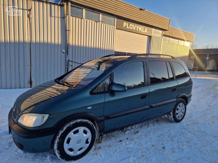 Green Opel Zafira 2002 in Gargzdai, with an engine capacity of 2.00 L and mileage of 357 thousand km for 650 €, photo 2 on AUTOMOTO.COM.LV
